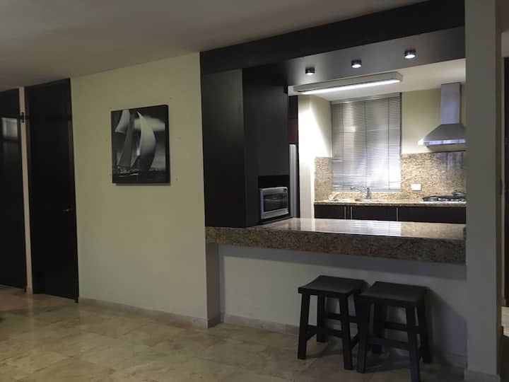 Departamento A Media Cuadra Malecón. - Mazatlán