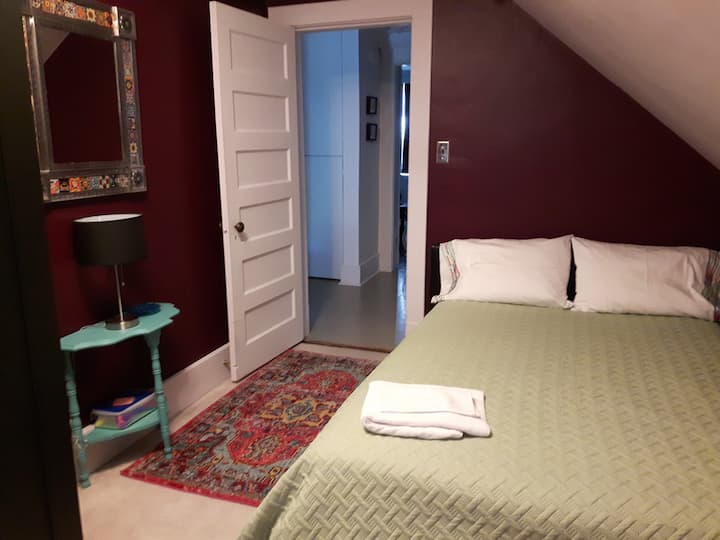 Cathedral Hill Apartment - Upper - Peterborough, ON, Canadà