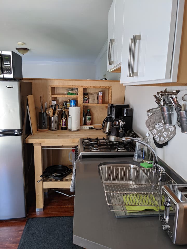Spacious Studio In The Berkeley/kensington Hills - El Cerrito, CA