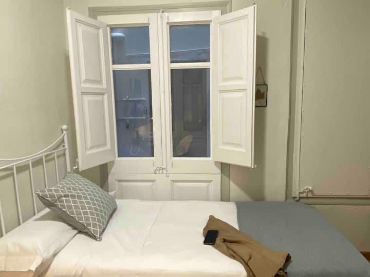 Habitación Pequeña Y Céntrica. - Barcelone