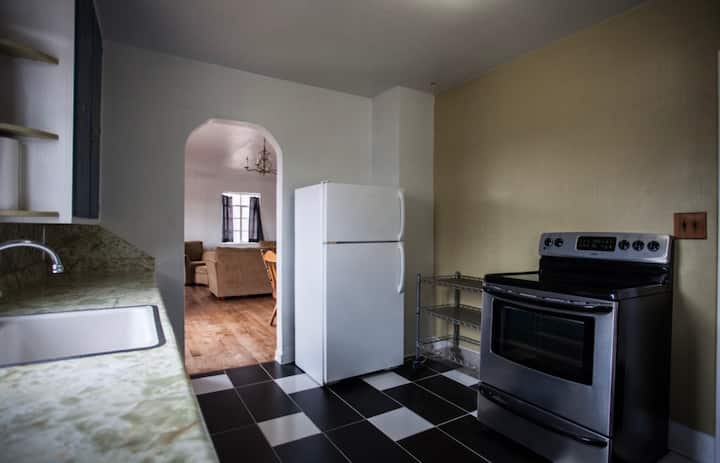 Clean And Cozy 2 Br In Downtown - Grand Junction, CO