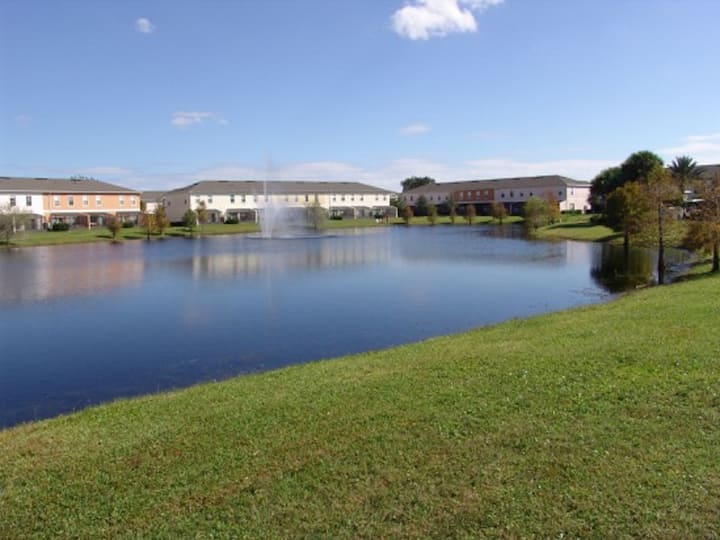 4br Townhome / Lake View, Near Disney,seaworld - Kissimmee, FL
