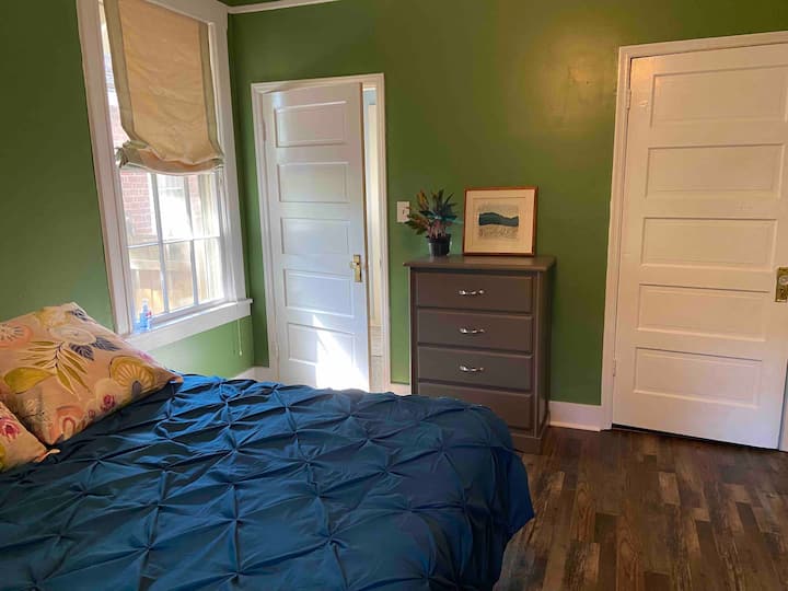 Calico Cottage - Montgomery, AL