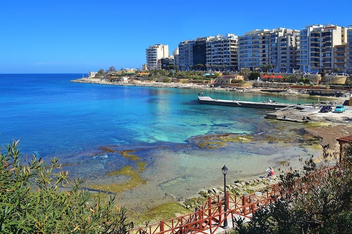 New Studio Apartment (Excellent Area In Sliema) - Malta