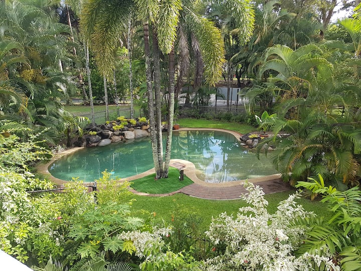 Apartment With Rainforest Views - Cairns