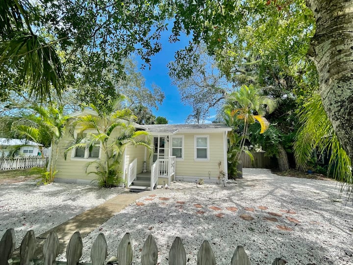 Live Oak Cottage Walking To Downtown Melbourne - Melbourne, FL