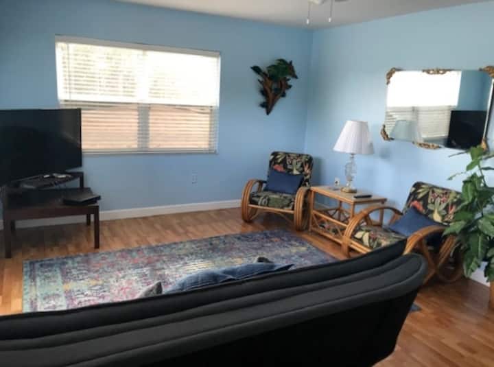 2/bed Room Apt. On Pass A Grille Fab Sunsets - St. Pete Beach, FL