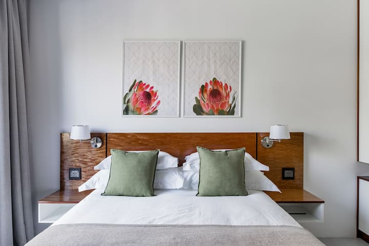 Minimalistsuite With Breathtaking Mountain Views - Cape Town