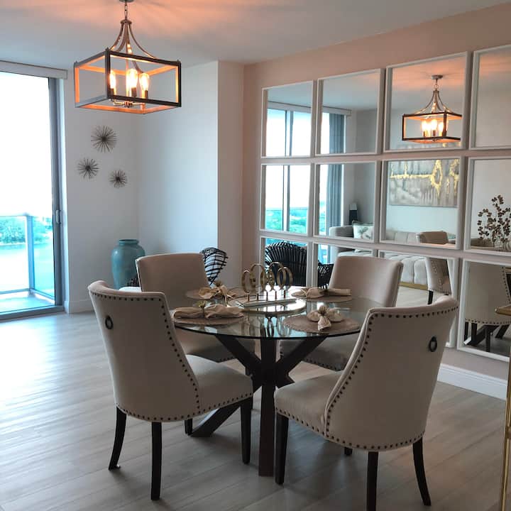 Apartamento De Lujo En Excelente Ubicación. - Sunrise, FL