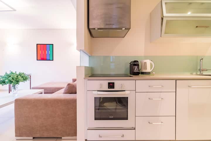 Close To Hilton With Mamad - Tel-Aviv