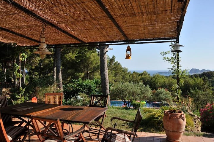 Contesto Eccezionale, Bellissima Vista Sul Mare E Sulle Colline, Non Trascurata, - La Ciotat