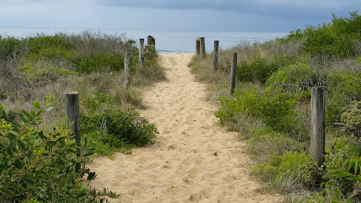 Spacious Holiday Home.  3 Min Walk To The Beach! - Jervis Bay
