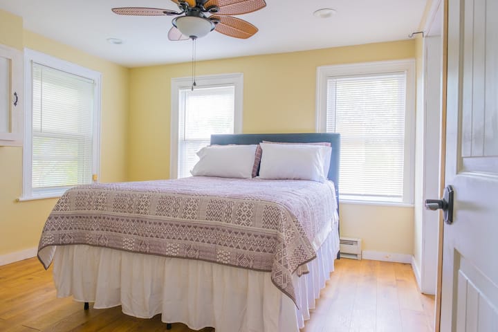Second Floor Railway Apartment - Poughkeepsie, NY