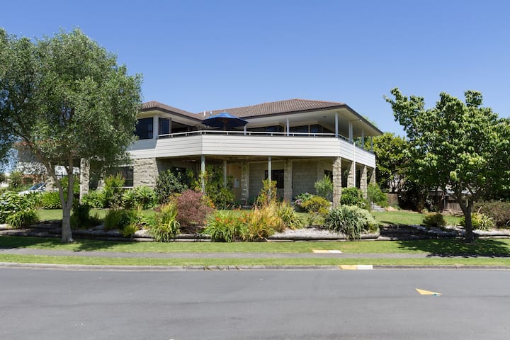 Spacious Garden Suite At Mount Maunganui - Mount Maunganui