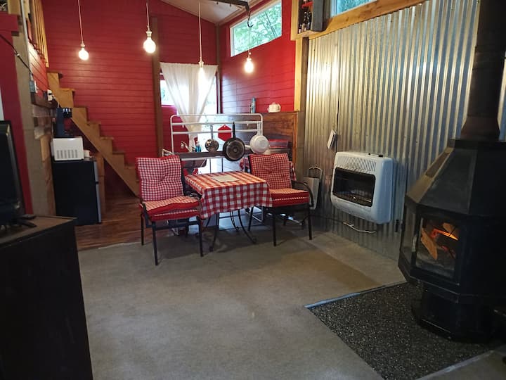 Cozy Barn With Bedroom And Loft - Newberg, OR