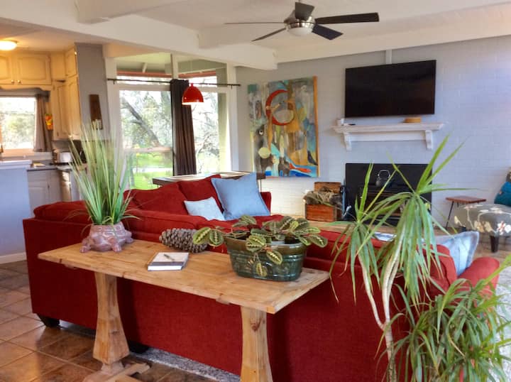 Chic 2b2b Bungalow W/ Studio 3 Mi To Sequoia Np - Dog Friendly! - California