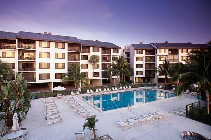 Santa Maria #410, 2 Story Thouse, Fresh Remodel - Fort Myers Beach, FL