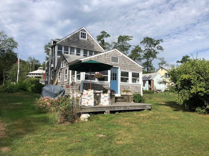 Private Island Getaway. Due East Cottage. Hog Is. - Bristol, RI