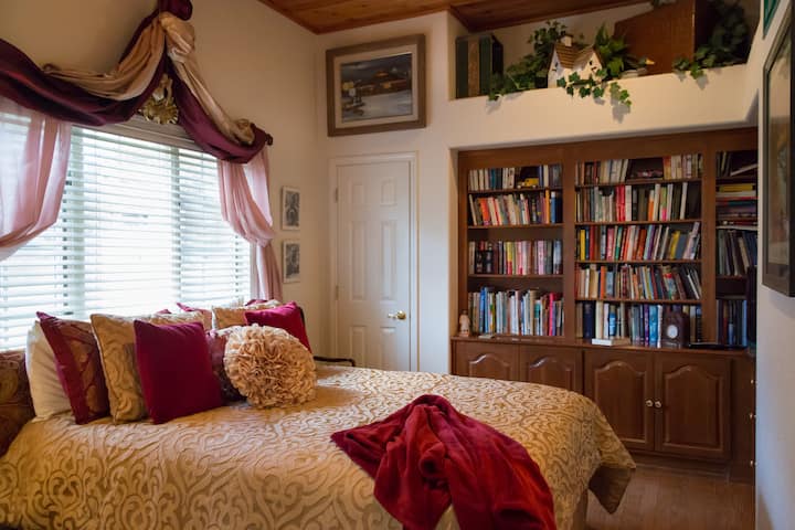 Flagstaff"s Spacious Guest Quarters - Flagstaff, AZ