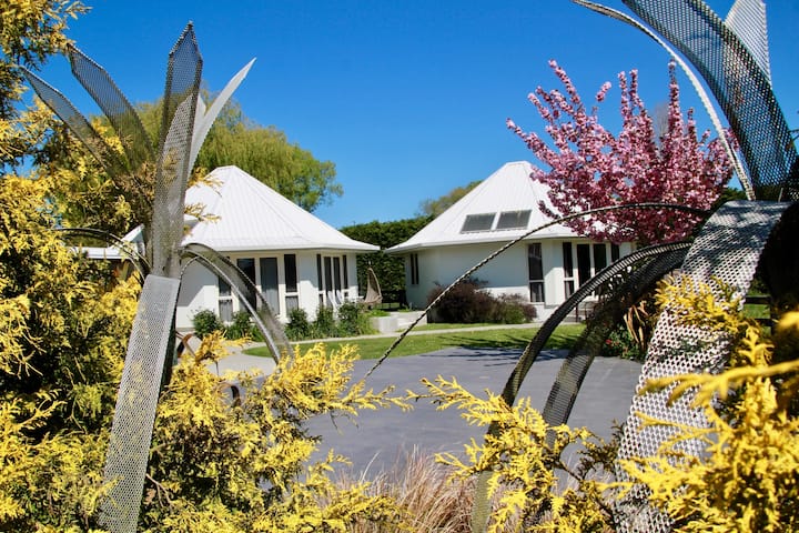 Alpaca Farmstay And Guided Farm Tour - Rangiora