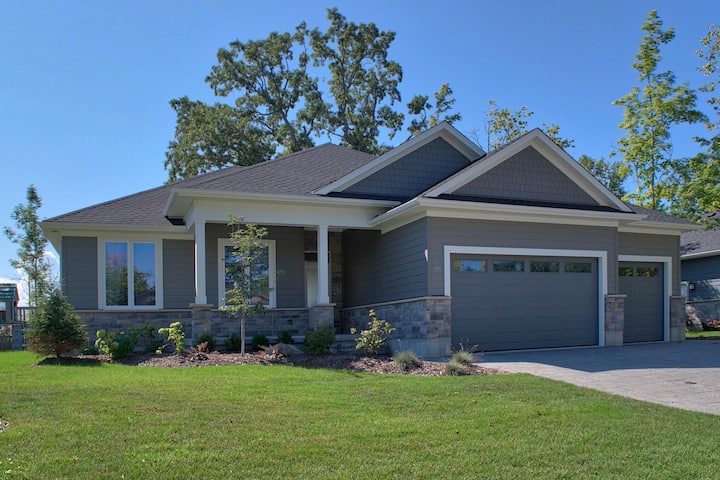 Stunning New Luxury Cottage W/ Hot Tub -Grand Bend - Grand Bend