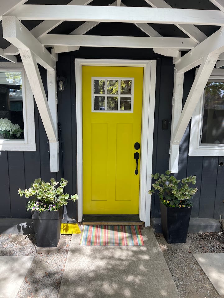 Modern Downtown Getaway - Coeur d'Alene, ID
