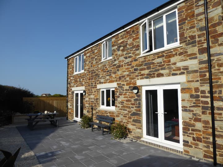 Beacon View In St Agnes. Close To Village, Parking - Perranporth