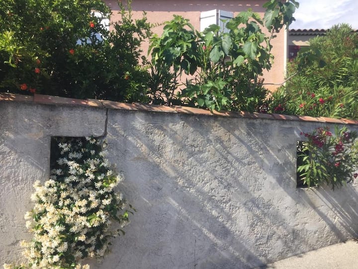 Jolie Petite Maison Et Jardin Proche Ste Victoire - Saint-Zacharie