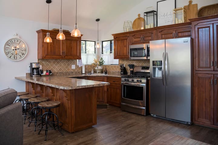 Luxury Retreat -Walk To Ski Shuttle, Village, Lake - Big Bear Lake, CA