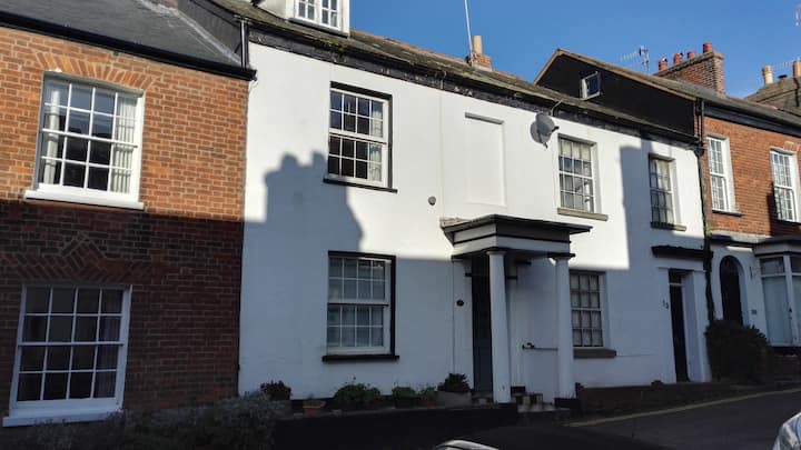 Character Town House - 3 Bedrooms Sleeps 6 - Exmouth