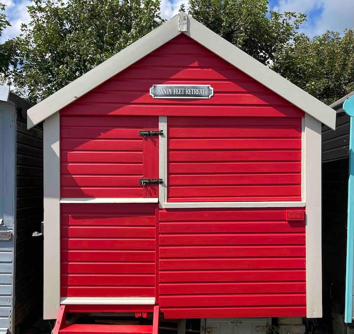 Walton Beach Hut Available For Day Hire Only - England