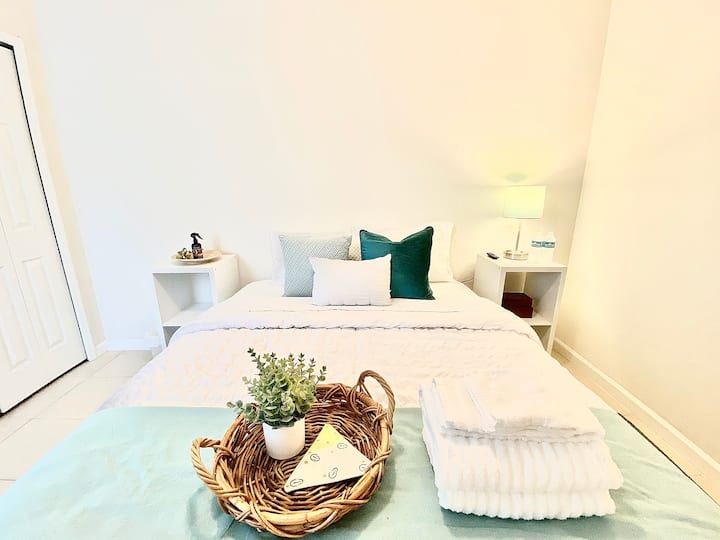 Aqua Oasis - Private Bedroom In Lovely Townhome - Tallahassee, FL