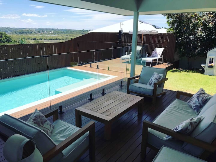 Beautiful 4 Bed Family Home, Pool & 3 Deck Areas - Murwillumbah