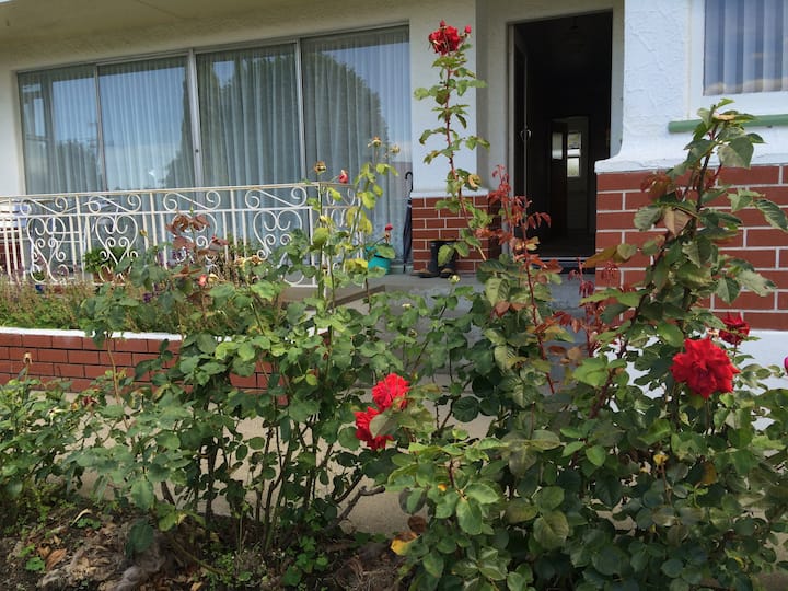 Rosewood B&b - 1 Private Bedroom And Bathroom - Kaiteriteri