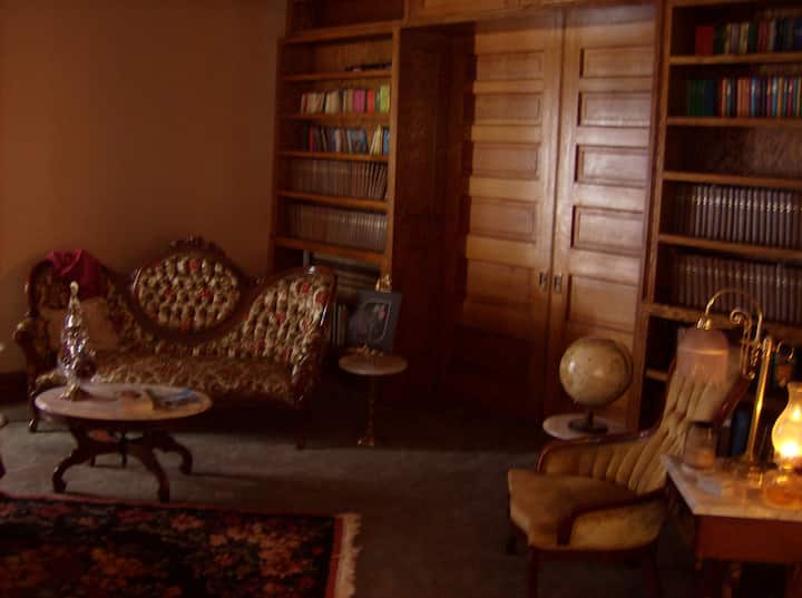 Bed & Breakfast At Tiffany's - North Dakota