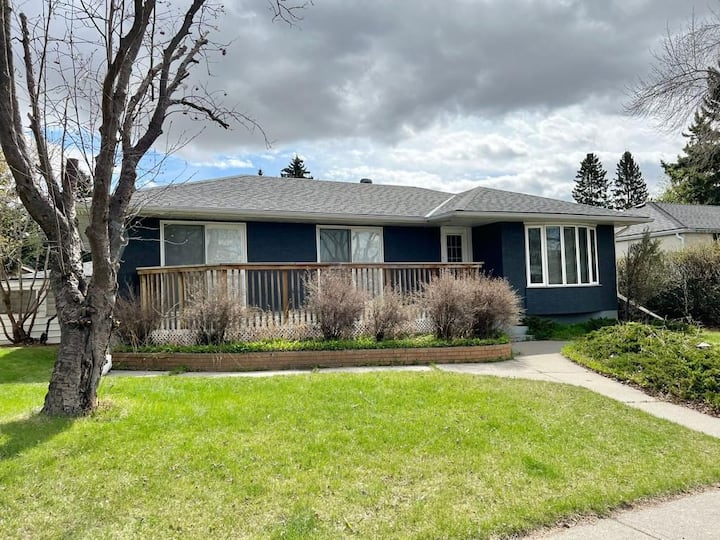 Quiet Home Near Yyc, Downtown, Uofc And Sait - Calgary