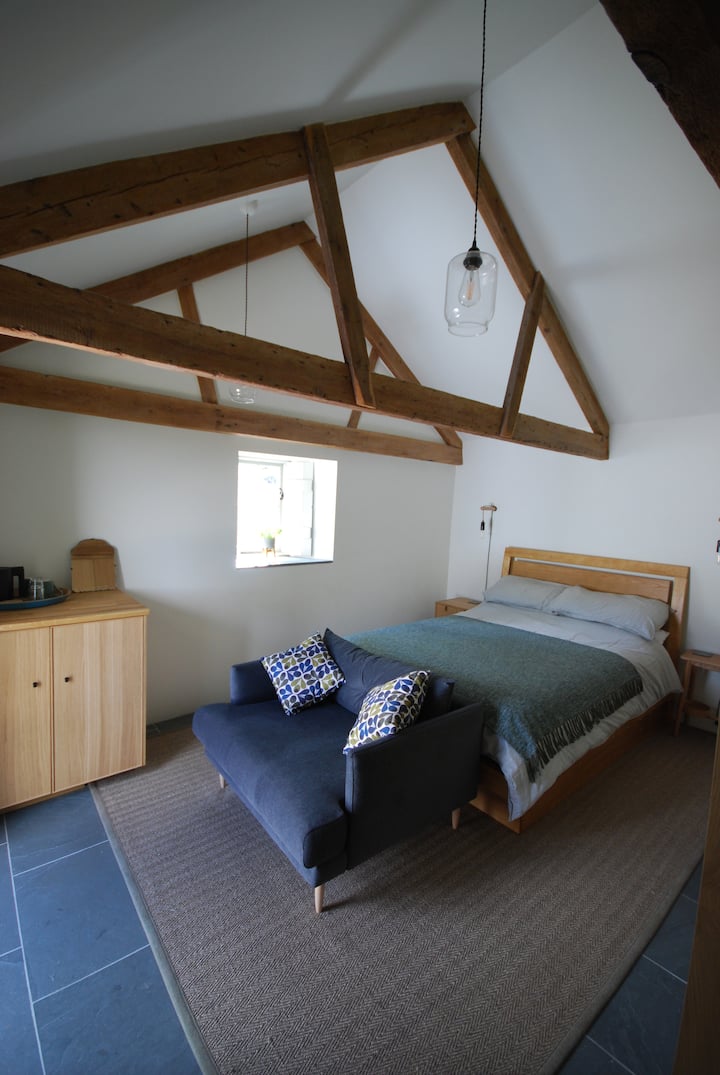 The Nutmeg; En-suite, Private Entrance & Garden - Hayle