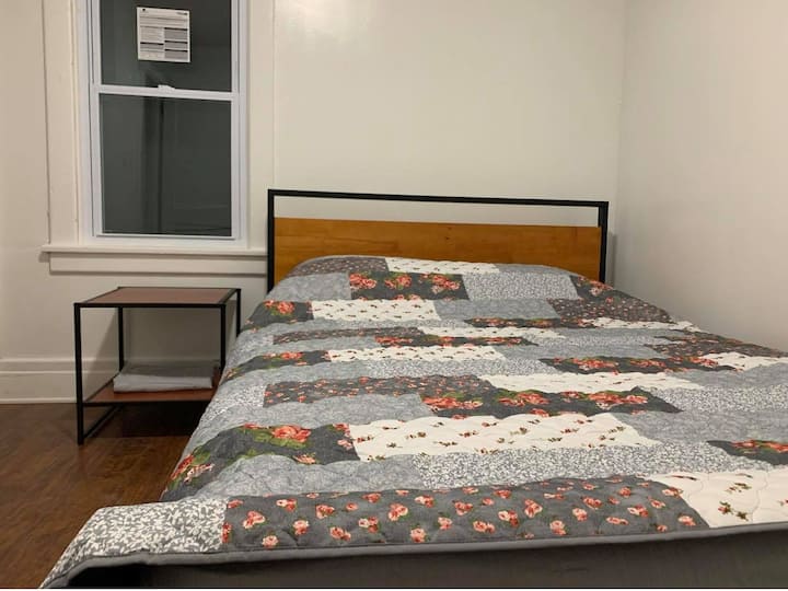 C103- Private Room Queen Bed Wifi Kitchen Dining - Buffalo, NY