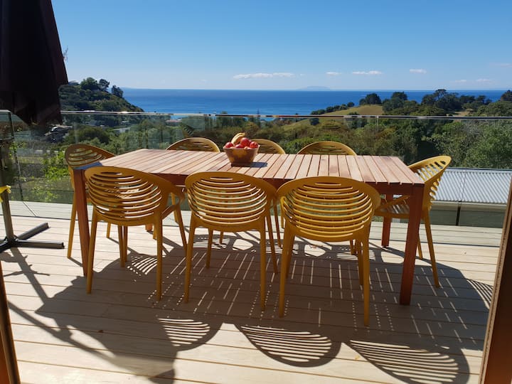 Stylish Getaway With Stunning Views In Onetangi - Waiheke Island