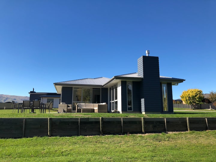 Peaceful & Beautiful Family Home Close To Wanaka - Luggate