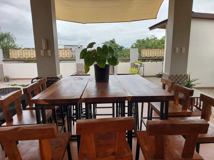 Room Accommodation Near Phil Arena (Family R#2) - Santa Maria