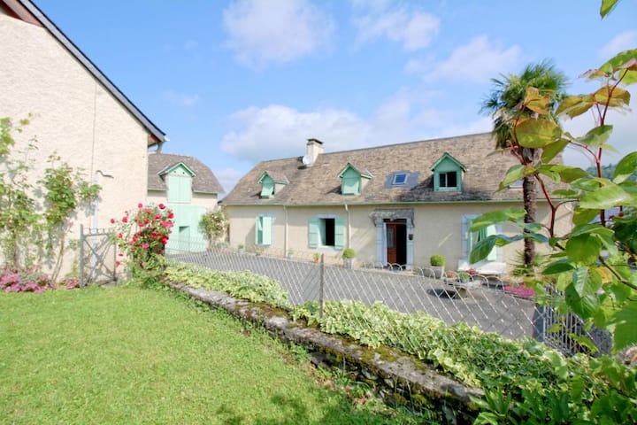 Ferme Oustalet-chambre Iris à 5 Min De Lourdes - Lourdes