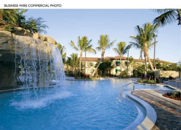Enjoy 5 Star Luxury At The Naples Bay Resort - Naples, FL