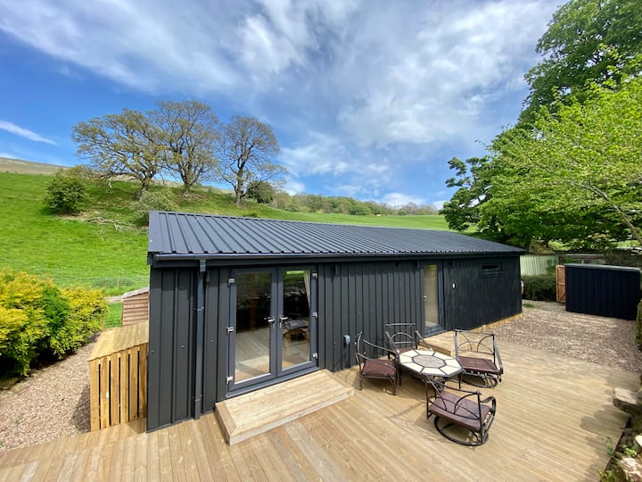 A Two Bed/en-suite Secluded Riverside Retreat. - Reeth