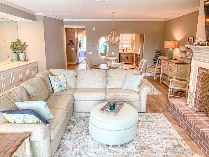 Keowee Key Luxury Condo - Stunning Views! - Lake Keowee, SC