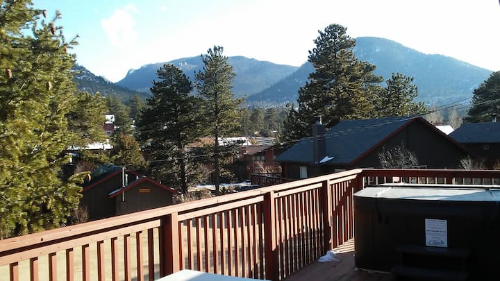 11th Aero - Cabin W/ Private Hot Tub & Fireplace - Estes Park, CO