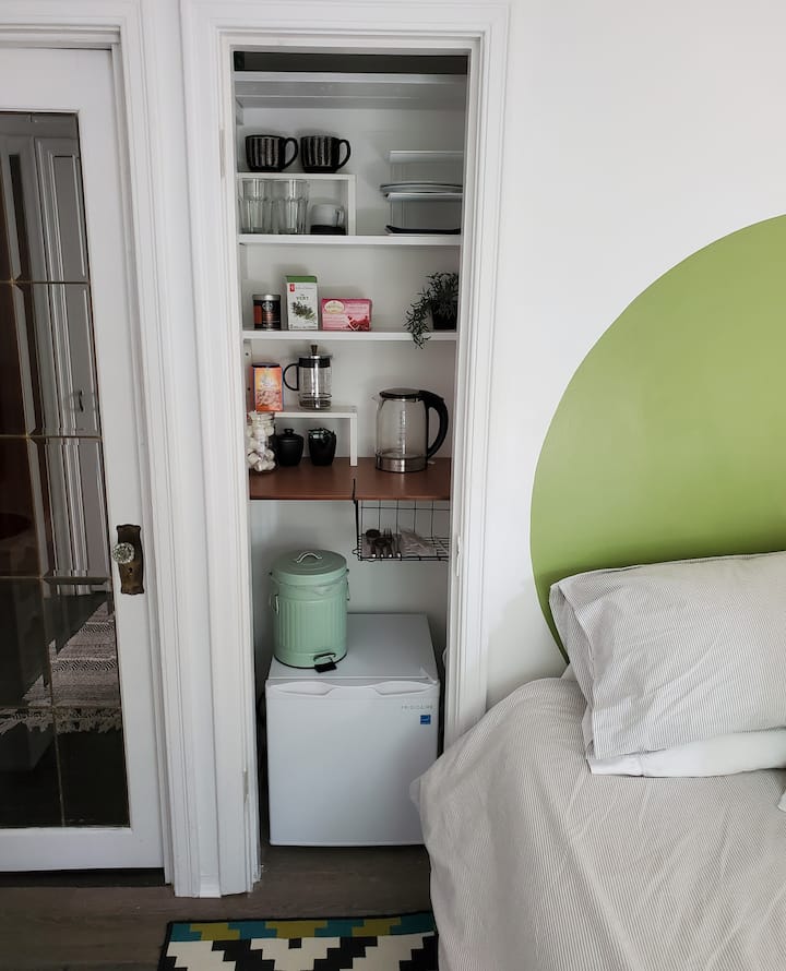 Quiet Cozy 1br + Bath Near Transit East Van - Vancouver