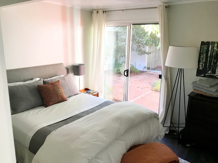Private Room In San Rafael Oasis With Pool & Gym - San Rafael, CA