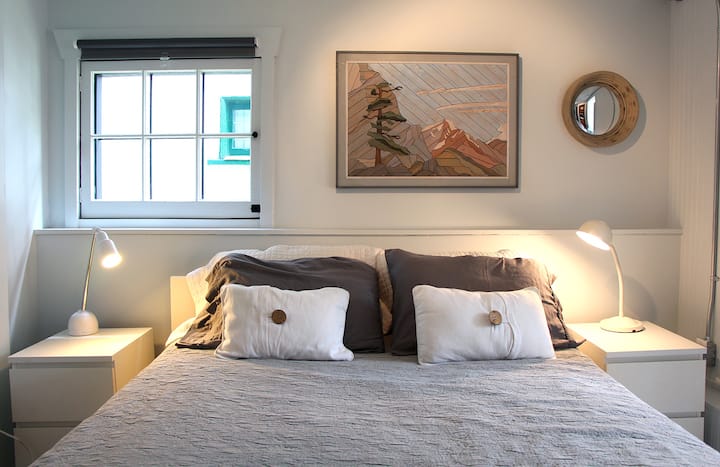 Modern Private Suite In 1922 Heritage House - Vancouver