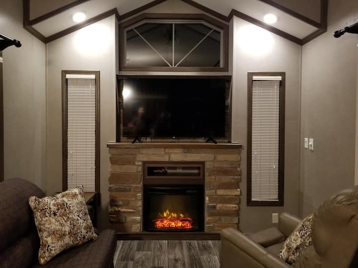 Near Benning, Uchee, Columbus W/grill_laundry_deck - Columbus, GA